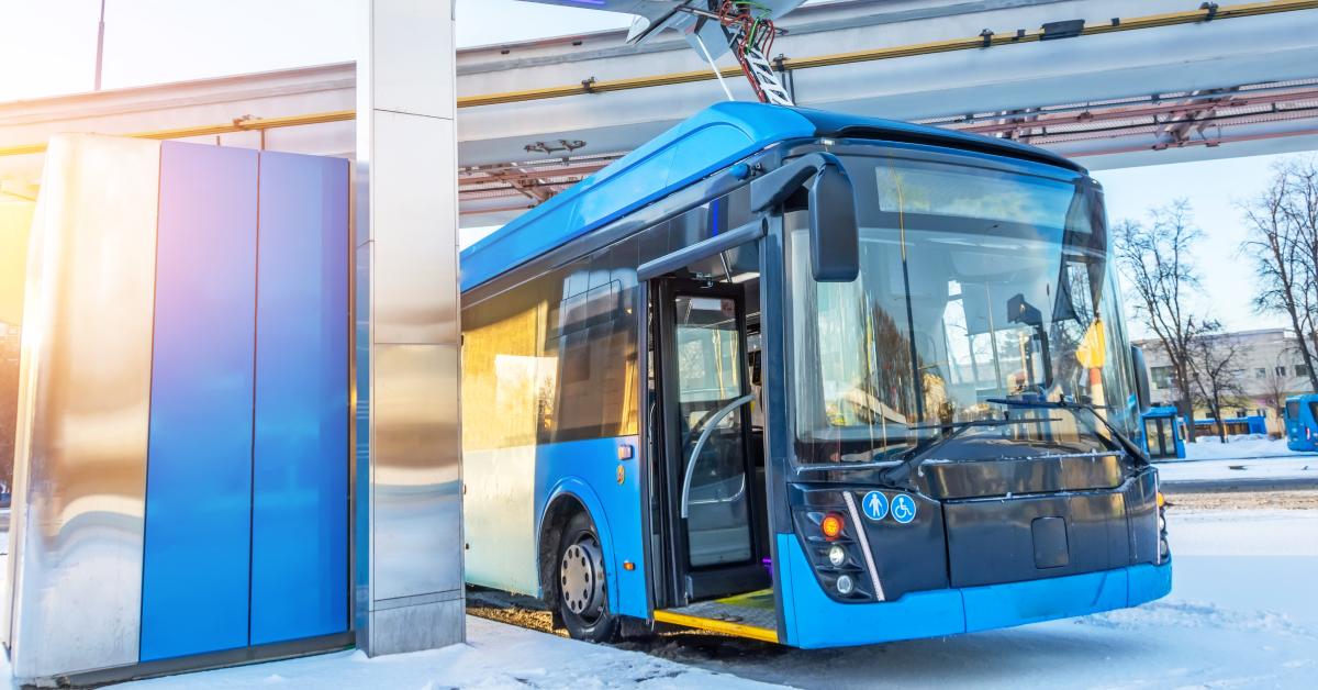 Electric buses: a guide for commercial fleets | Motive