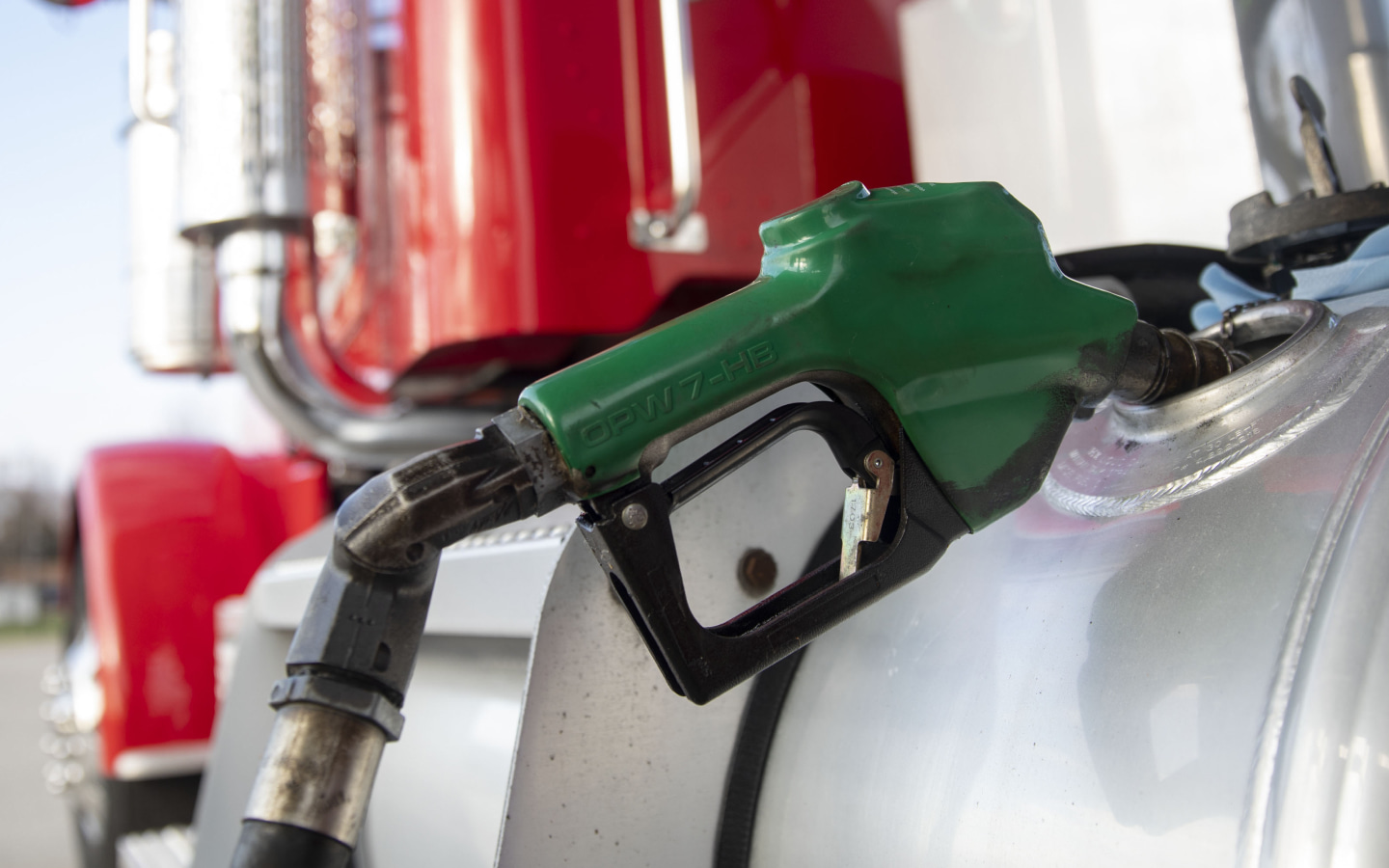 How to reduce fuel costs with smarter fleet management | Motive