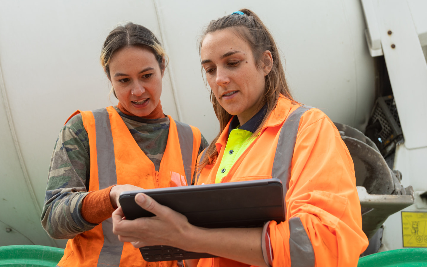 3 ways to coach fleet drivers to safer behavior | Motive