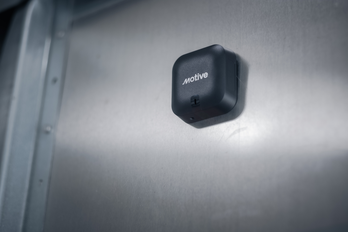 Truck Temperature Monitoring: How to Protect Cargo & Reefer Trailers